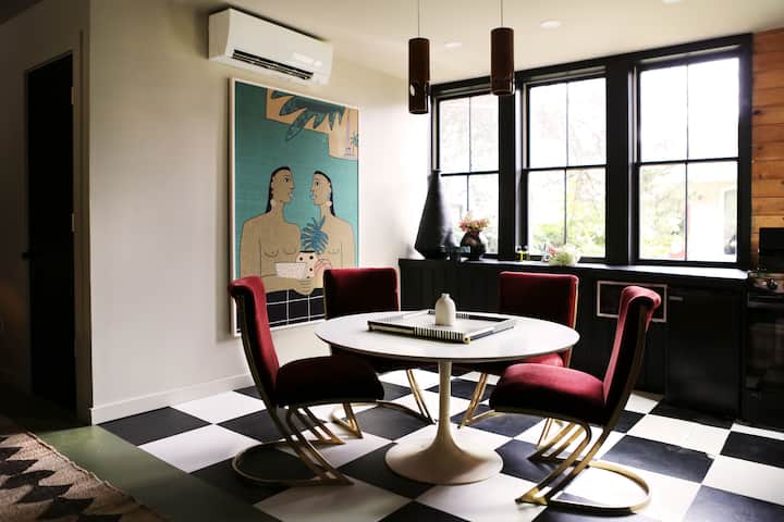 Kingston Carriage House - Moto - Kingston, NY