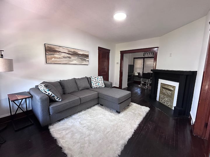 2br Apt Near Uh & Cleveland Clinic - Cleveland, OH