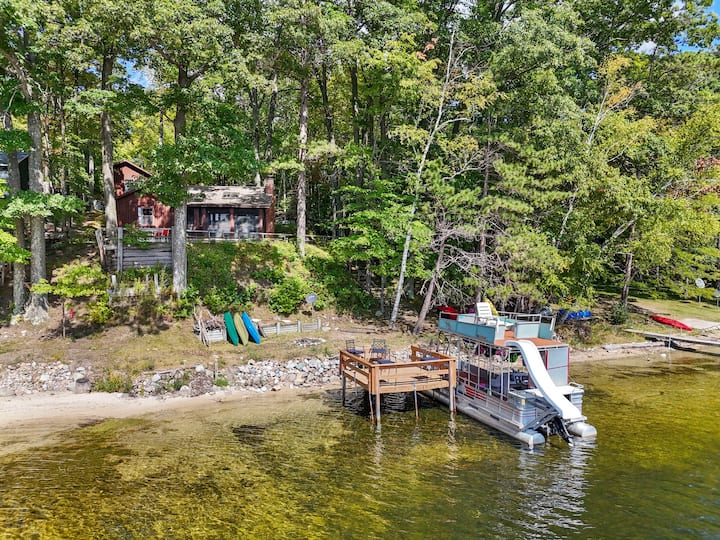 Log Cabin On Sunrise Lake, Dock, Firepit, Trails - Michigan