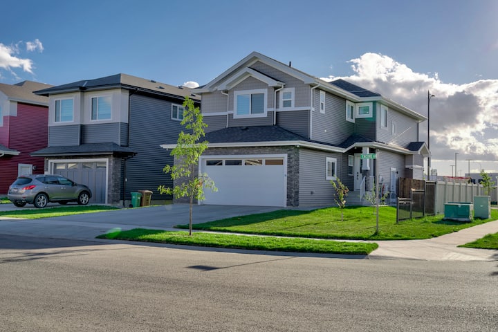 Luxury 2br/2ba Bsmnt•private Entrance•pet-friendly - St. Albert