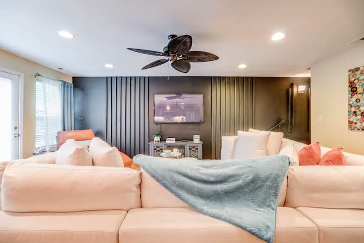 The Dream! Luxury Home By Norfolk Base | King Bed - Portsmouth, VA