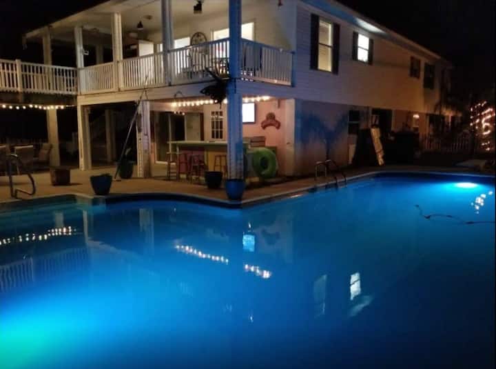 Waterfront W/ Pool & Boathouse - Shepard State Park, Gautier