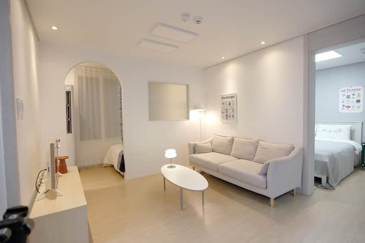 H2_3bedrooms/elevator/spacious/hongdae - Seoul