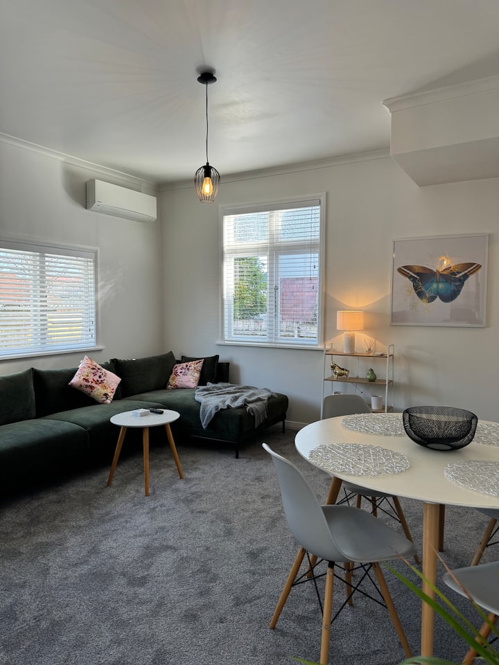 Central Hutt 2 Bedroom - Lower Hutt