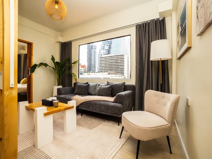 2-bedroom Apartment At Silom With City View - Taling Chan