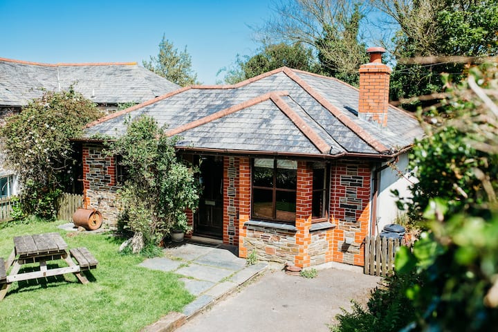 Paradise Farm Cottage - Log Fire With Free Wood! - Boscastle