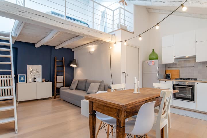 [Centrale, Romantico] La Calathèa, Happyhostorino - Turín