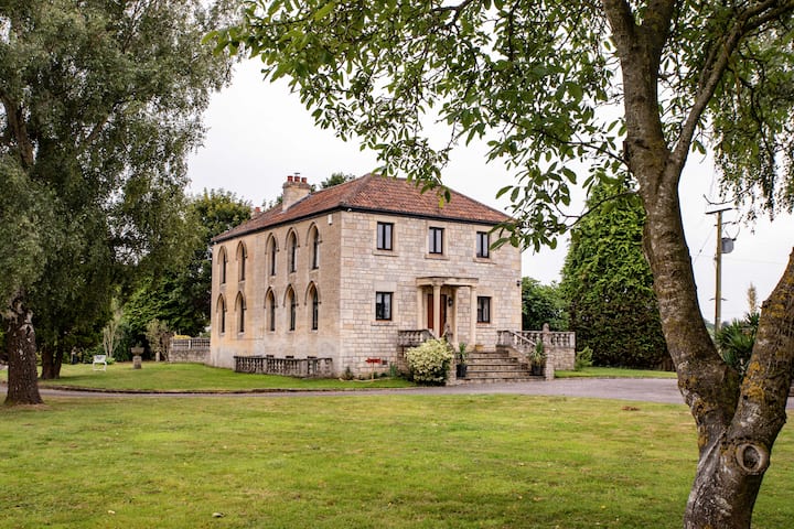 Longscroft Manor Near Bath - Sleeps 12 - Cotswolds