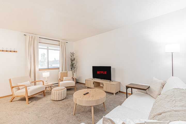 10 Min To Sanford I Smart Tv I Queen I Free Prking - North Dakota