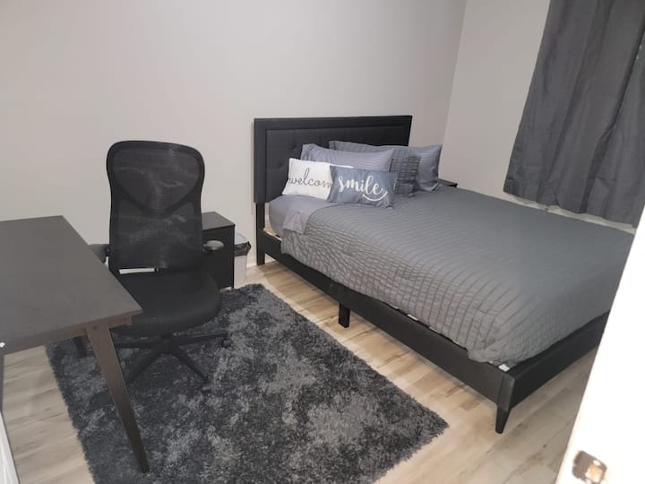 Peaceful Pontiac Home W/ Wifi,kitchn&washr&dryer - Pontiac, MI