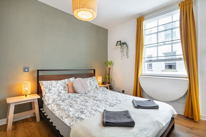 Cushy Little Central London Studio - Londen