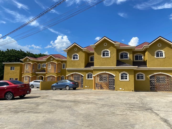 Check Out Our Luxury Suits. - Santa Cruz, Jamaica