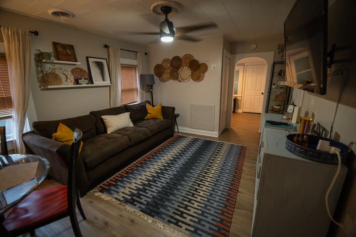 Stylish Retreat In Seminole Hhts - Tampa