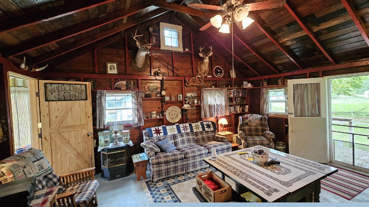 Cindy's Waterfront Cottage - Weaver Lake, Windsor