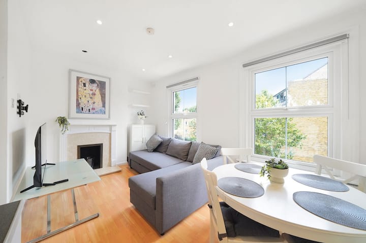 Portobello Bolthole - London