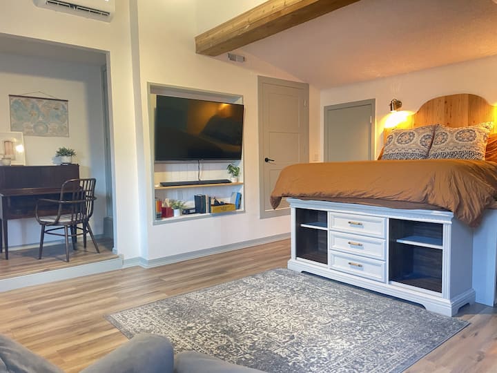 Studio Hideaway In Old North End - Colorado Springs, CO