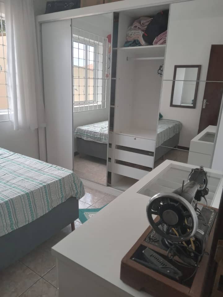 Quarto Casal  1 Vaga De Garagem Apto Compartilhado - Ponta Grossa