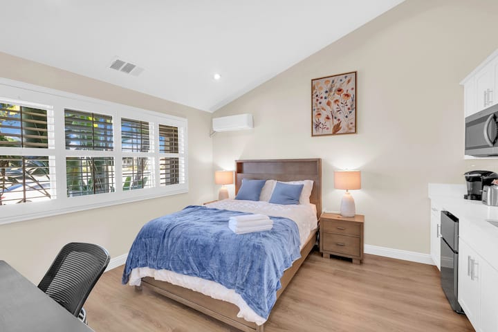 1br1ba • Stylish Budget Studio • Backpack • Coffee - West Covina, CA