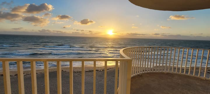 Beach ,Relax, Eat & Repeat - Melbourne, FL