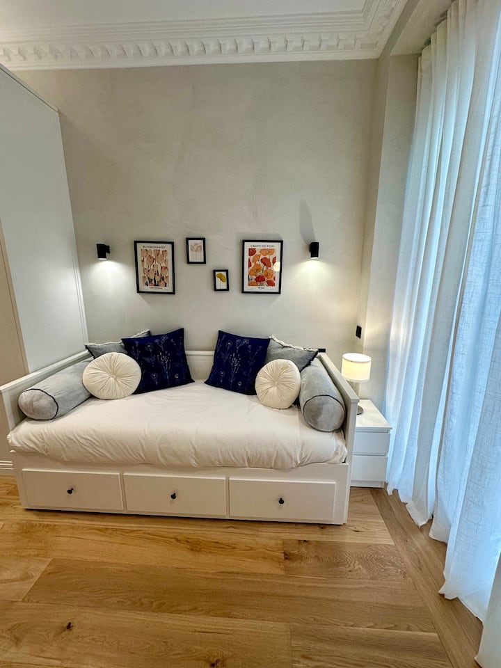 Loft Nuevo Con Balcón En Huertas - Madrid