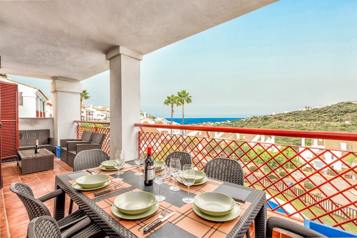 Relax In Our Luxury Home | Terrace, Pool & Parking - Sotogrande