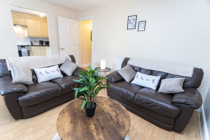 18fc Apartment*2 Bedroom*sleeps 4*long Stay Disc - Swindon