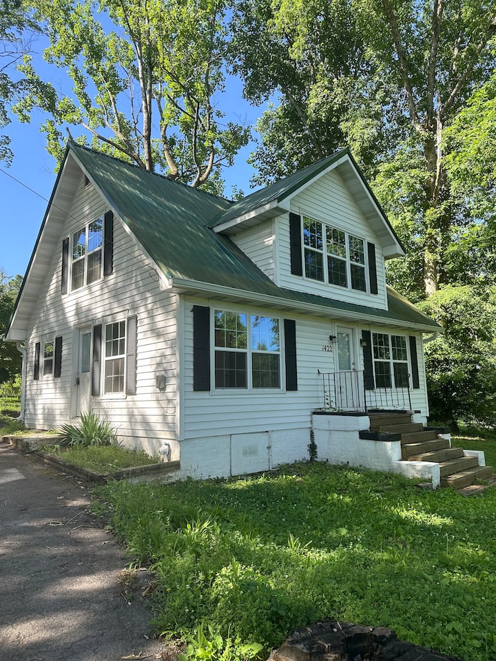 Cottage On The Hill - Knoxville, TN