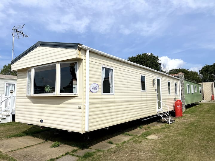 Your Perfect Caravan Awaits! - Walton-on-the-Naze