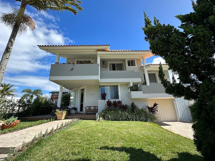 Casa Com 06 Quartos/150m Do Mar - Florianópolis