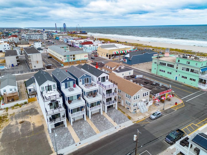 3rd House From Ocean | 5 Br 5 Bath | Panoramic Dck - Seaside Heights, NJ