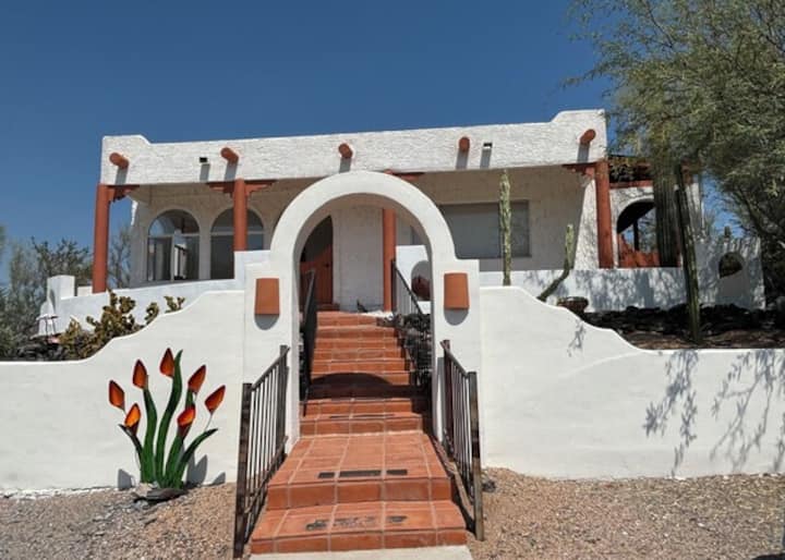 Walk To Heart Of Town, Home W/private Heated Pool - Carefree, AZ