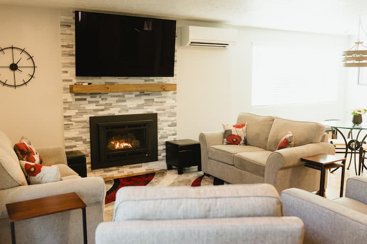 The Cozy Retreat: Quiet Getaway - Eugene, OR