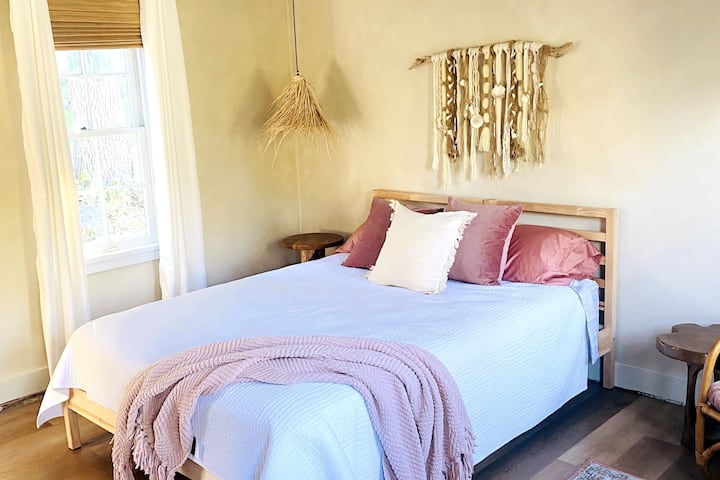 Modern Rustic Comfort-the Dunes Beach Resort - Manitoba