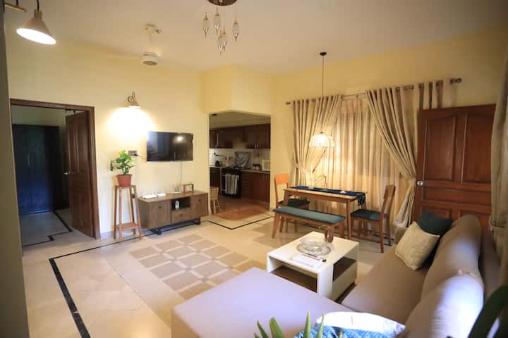 Stylish 2-bed L Kitchen, Terrace - Karachi