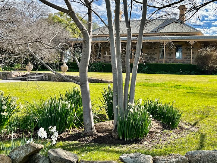 Luxury Country Homestead -Just 10km From Young Nsw - Young