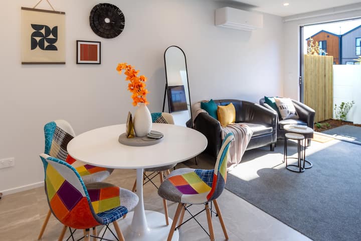 Stylish 2 Bed 2 Bath Close To Shops And Parks - Christchurch, New Zealand