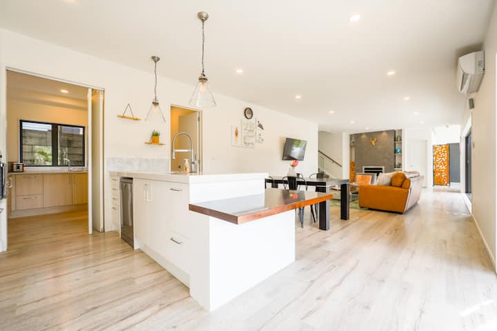 Family Friendly 4 Bedrooms House In Dairy Flat - Auckland