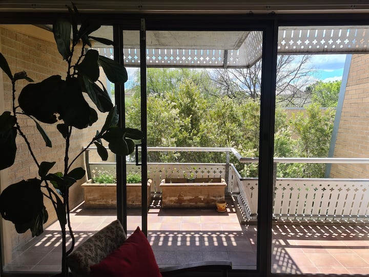 Room In Artists Retreat Kingston - Canberra
