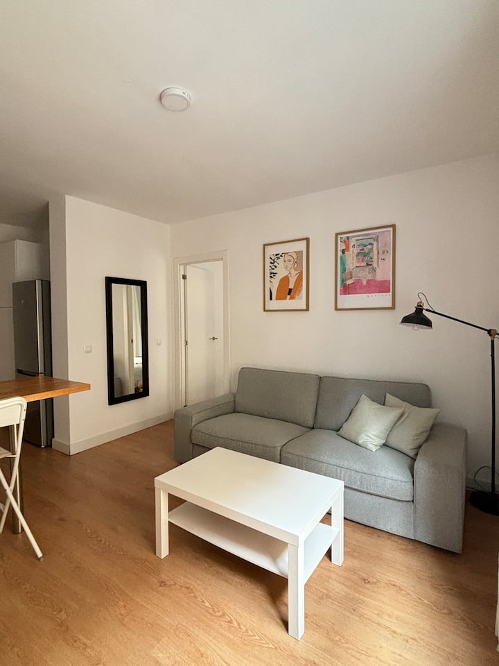 Flat With A/c Only Steps From Plaza Alta - Algeciras