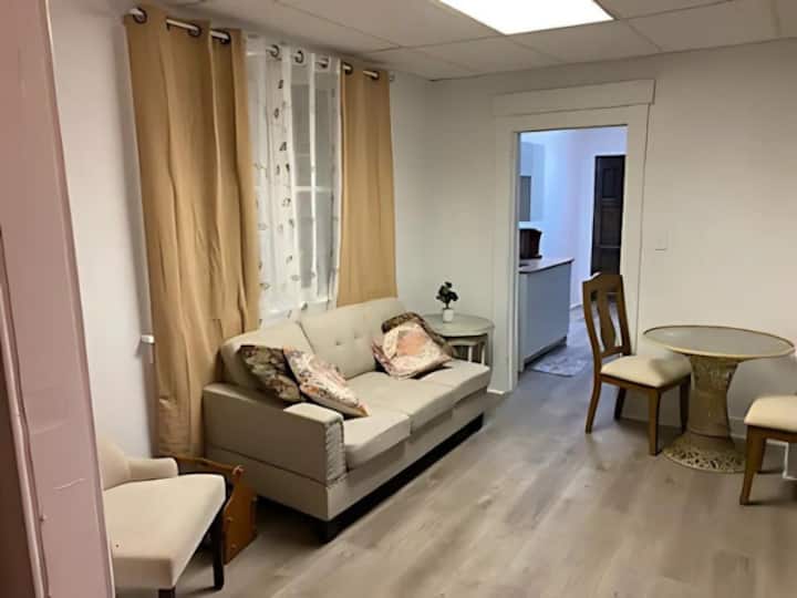 Cozy Studio Near Downtown Dayton - Dayton, OH