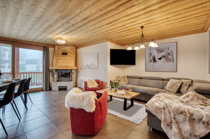 Catered Chalet Petit Sabot - Ski-in/out - 6 Pax - Aussois