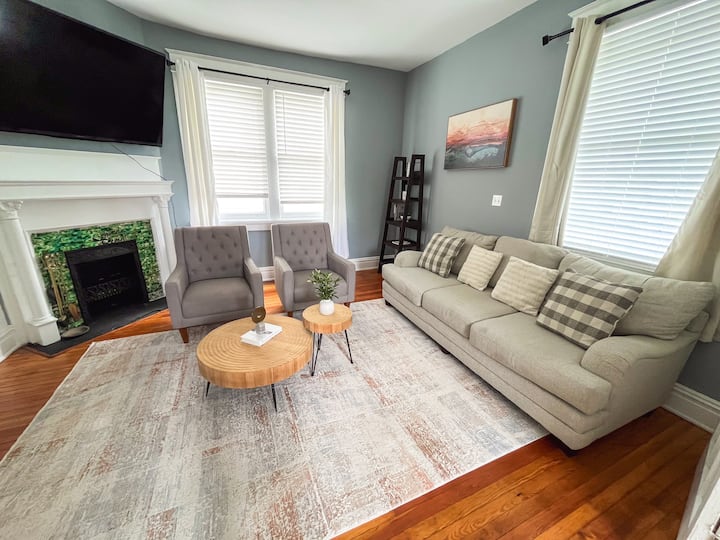 Modern Renovated House In Petersburg - Petersburg, VA