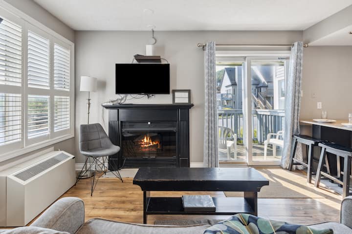 Ground Floor North Creek Hideaway With Hot Tub - The Blue Mountains