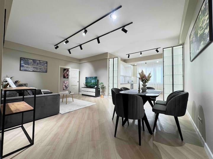 3-bedroom Modern Apartment - Chisináu