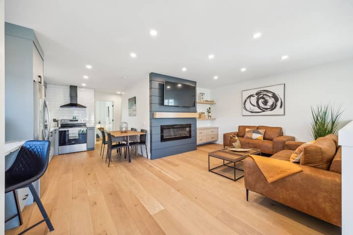 New - Modern - 2 Bed - 2 Bath - Calgary
