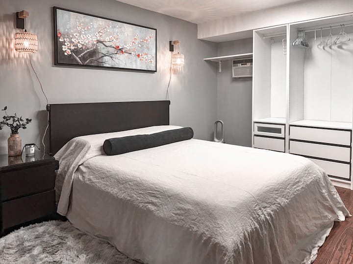 Beautiful Cozy 1br Apt Step From Train, 15min City - Queens, NY