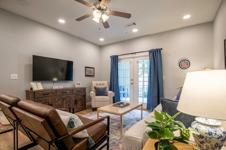 The Mary, 3br Charming Condo By Velvetditchvillas - Oxford, MS