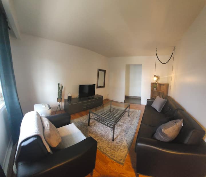 Central Dt 2bed, In-unit Laundry - Greater Sudbury