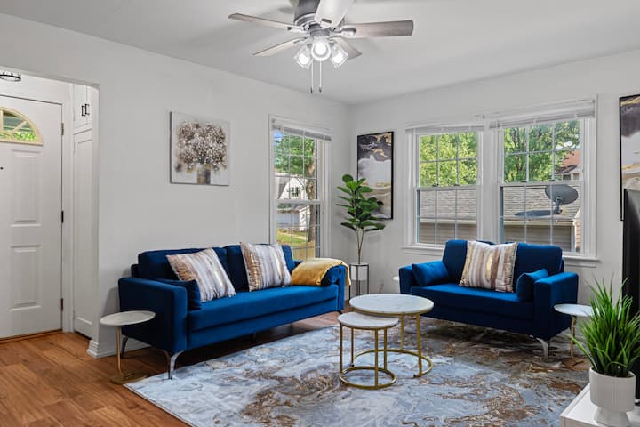 Tranquil Haven With A Luxurious  Massage Chair - Springfield, IL