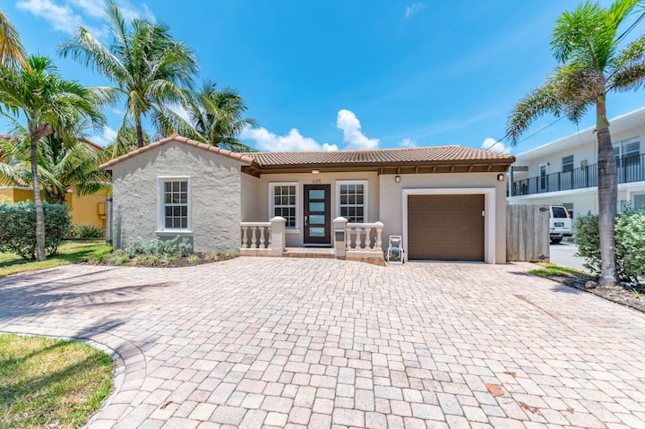Spacious Getaway | Steps From Ocean - Deerfield Beach